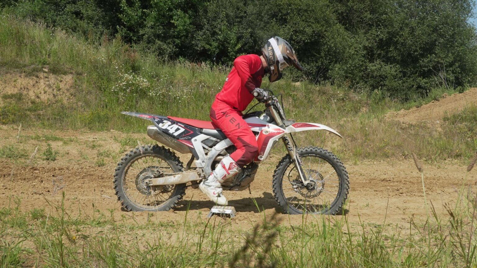 Test tenue Raven RV-Two : le style et le prix qui claquent - MX2K